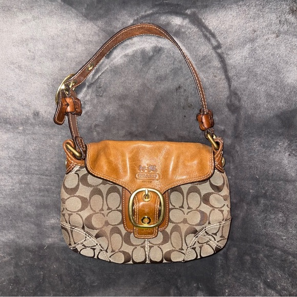 Coach | Bags | Coach Beautiful Vintage Monogram Shoulder Bag Purse ...